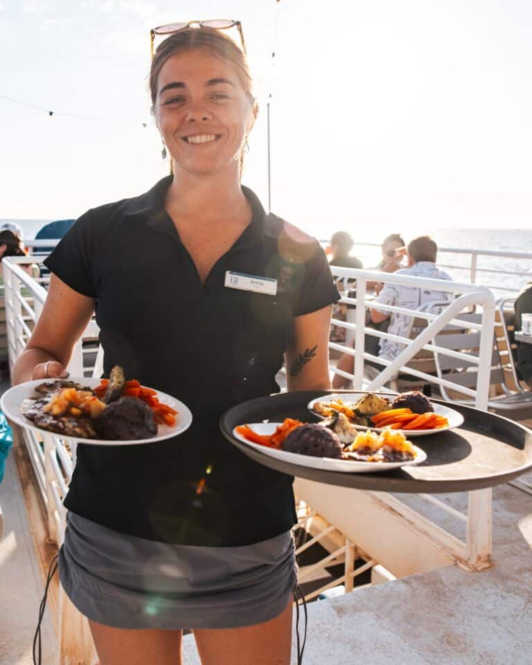 Pacific Whale Foundation Sunset Dinner Cruise: Great Price, Great Service
